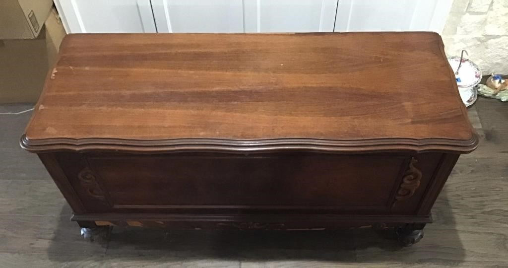 VINTAGE LANE CEDAR HOPE CHEST BLANKET TRUNK The Oaks of Montgomery Antiques